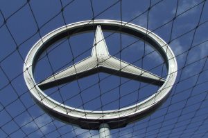 Descubra o segredo da origem do símbolo da Mercedes Benz ...